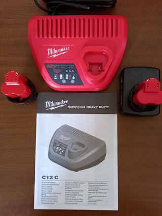 Caricabatterie + 2batterie 12v(2Ah, 4Ah) Milwaukee