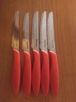 5 coltelli da cucina manico rosso