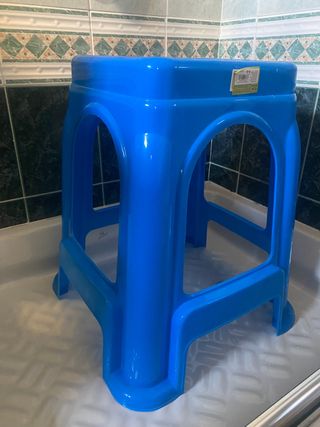 sgabello in plastica