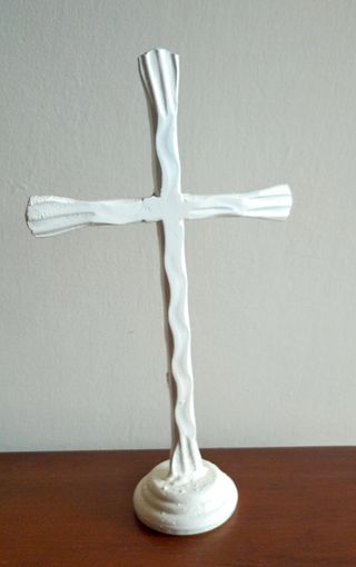 Crocifisso da appoggio in ferro battuto