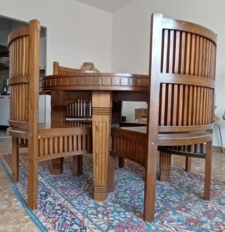 Tavolo in legno con vetro e 4 sedie