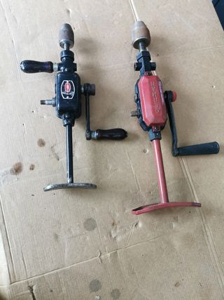 Vecchi trapani a mano