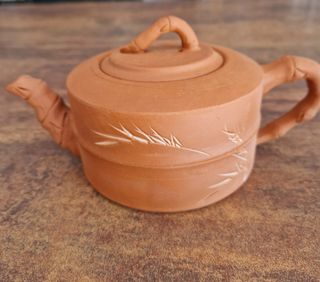 Teiera in terracotta fatta a mano