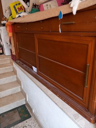 Vetrina contromobile e mobiletto in vetr