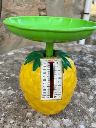 bilancia a forma di ananas