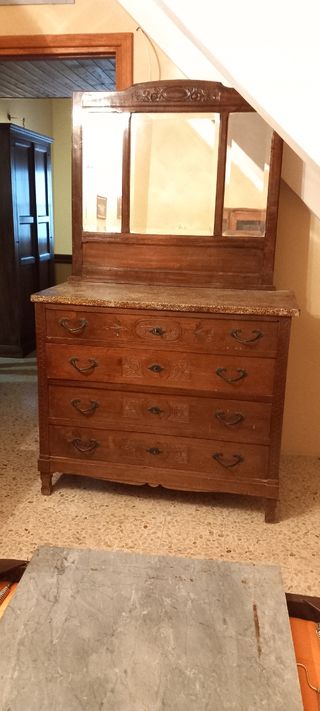 Comò con marmo,specchio e comodini