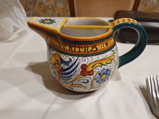 Caraffa decorata in ceramica Raffaellesco Deruta