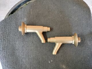 Cannelle ottone a pulsante