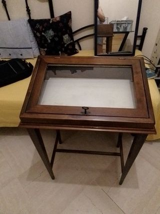 Mobile teca con chiave