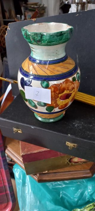 vaso decorato in terracotta smaltata