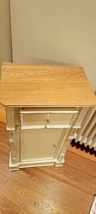 Comodino shabby chic