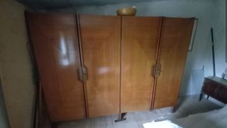 Armadio e letto stile classico