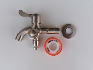 Rubinetto doppio in acciaio inox 304.