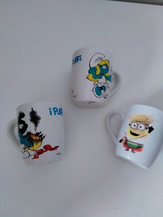 Tre tazze "puffi e minions"