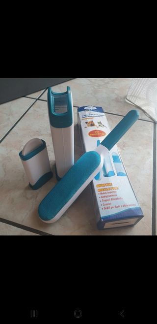 Accessorio per pulire i peli degli animali