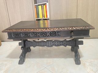 Tavolino in stile Neorinascimento