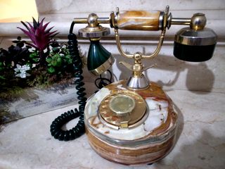Telefono vintage in onice