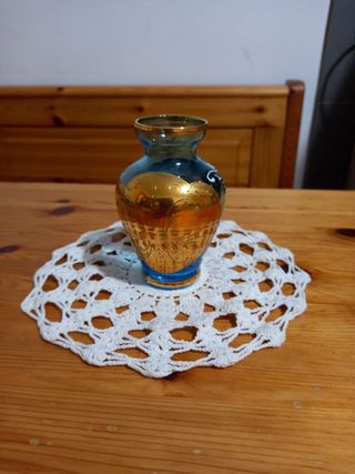 Piccolo vaso in vetro azzurro 11 cm