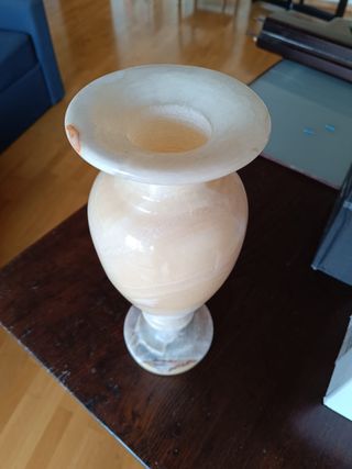 vaso di pregiato alabastro