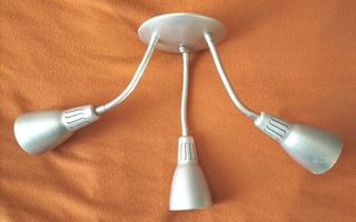 Applique Tre Luci Orientabili Moderno.
Marca Confo