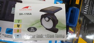 Faro a led con pannello solare