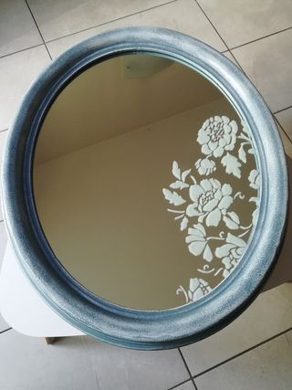 Specchio ovale con decoro