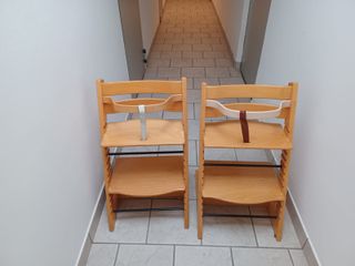 Due sedie Stoke in legno regolabili pari al nuovo