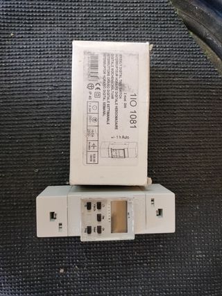 Perry interruttore orario