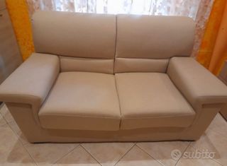 divano 2 posti