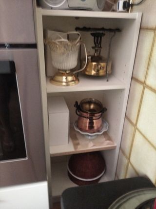 Mobiletto a scaffali