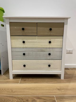 Cassettiera legno bianco e beige