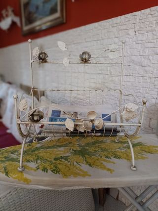 Portariviste in ferro battuto