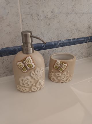 Portasapone e portaspazzolini Thun