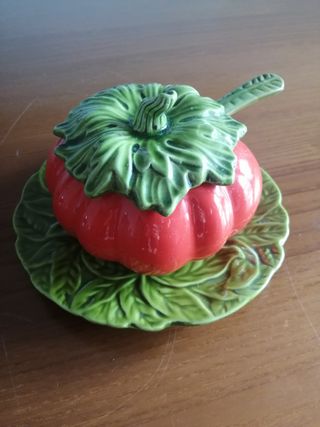 Zuppiera a forma di pomodoro