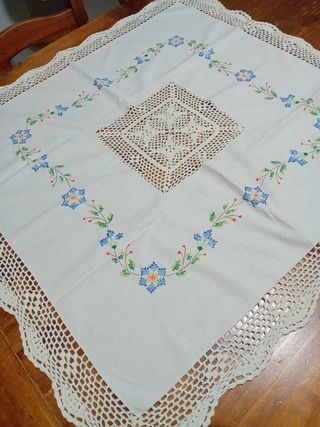 Tovaglietta o centrotavola a mano