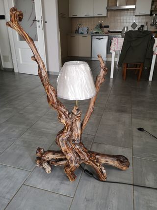 Lampada in legno artigianale