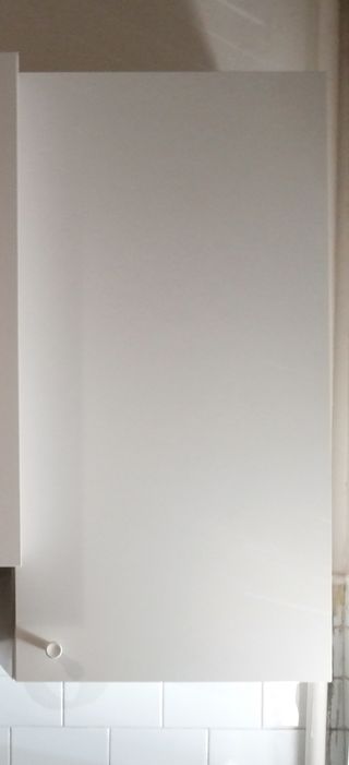 Mobile dispensa color bianco con porta e scaffale