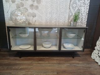 Madia con ante in vetro