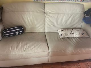 Divano di pelle bianco