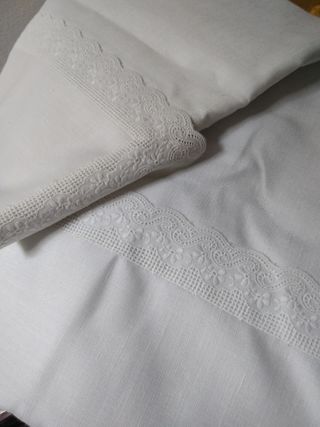 Coppia di tende bianche da finire