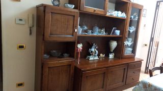 Parete attrezzata in legno massello