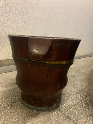 vaso antico in legno