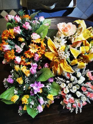 Composizione fiori finti