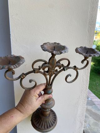 candelabro molto antico in ferro battuto