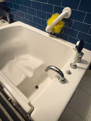 vasca da bagno x disabili/ anziani