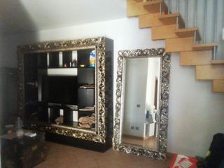 Mobile soggiorno e specchio