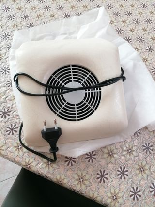 Aspiratore per le unghie