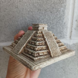 piramide gradoni Maja azteca inca acquario decoraz