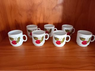 7 tazzine con fragole