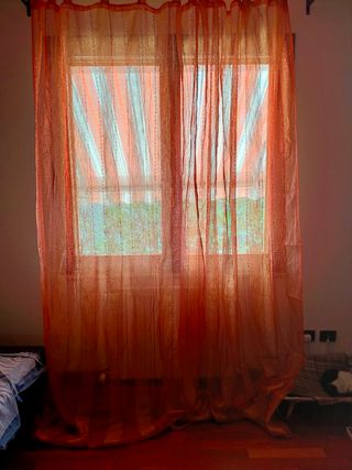 Coppia di tende arancioni